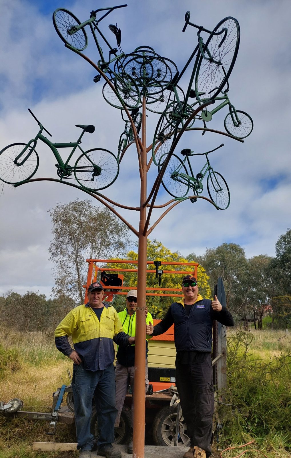 Sculpture evokes bygone cycles – Parklands Albury Wodonga